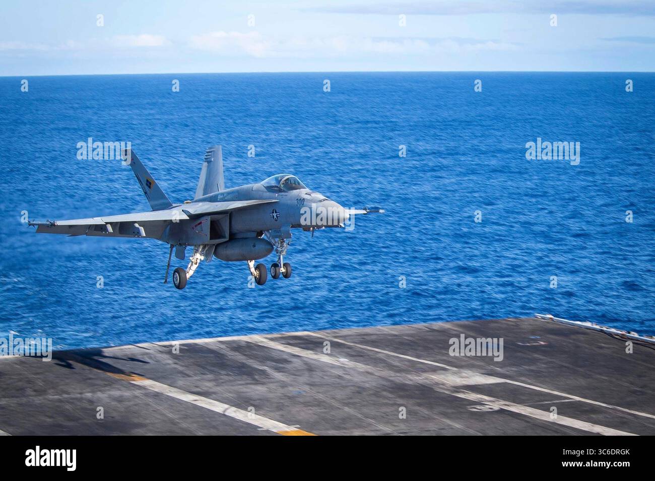 United States: A U.S. Navy F/A-18E Super Hornet fighter aircraft ...