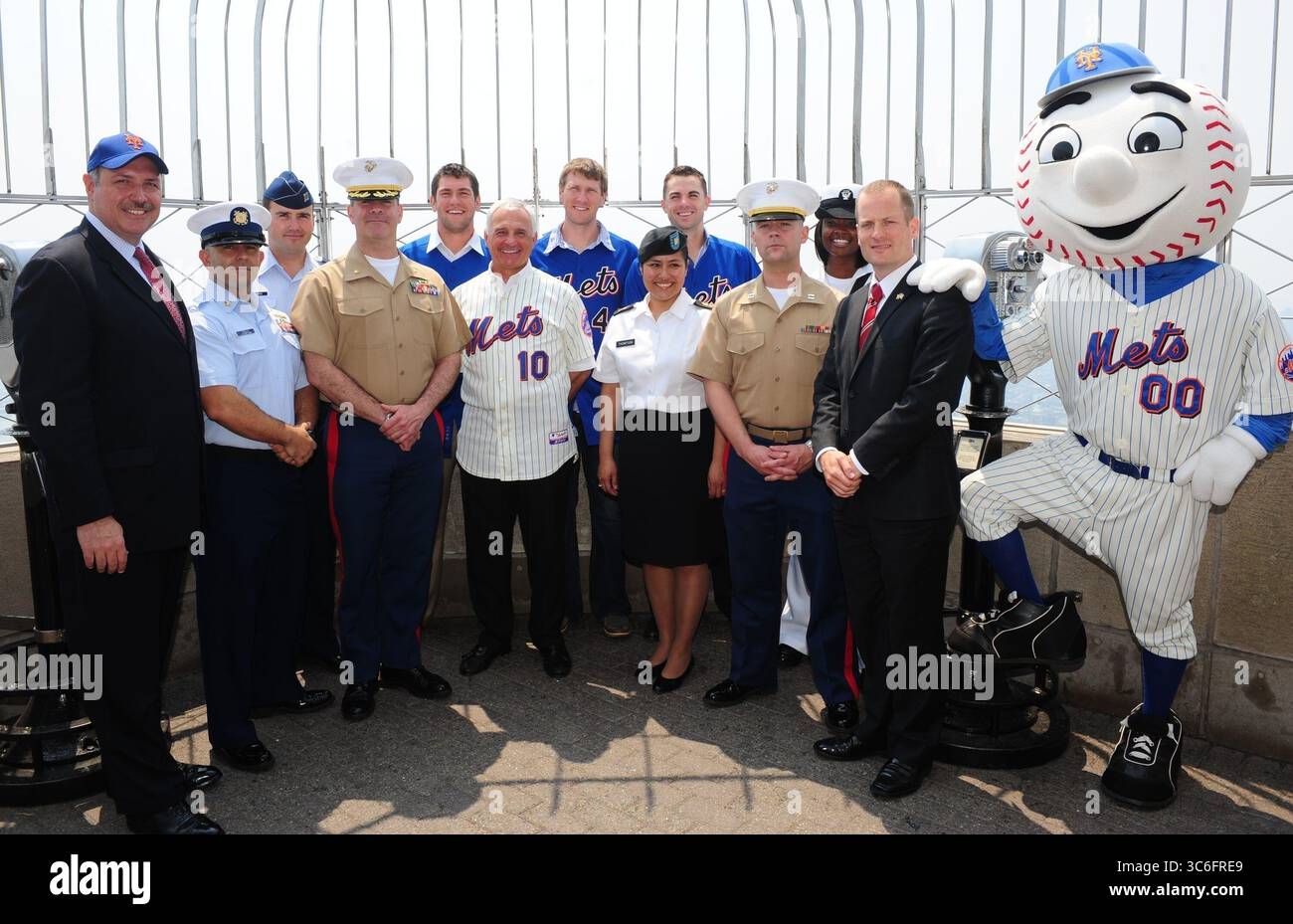 Captain chris air hi-res stock photography and images - Alamy