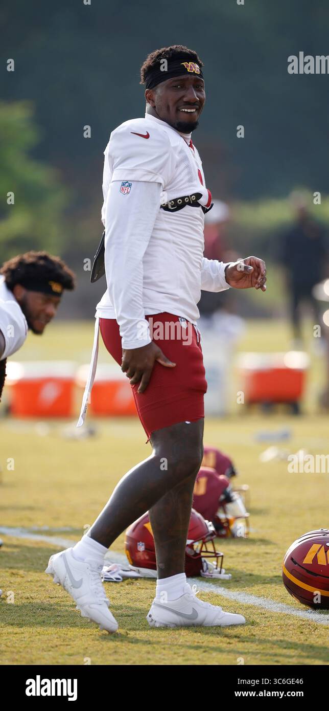 Deebo samuel commanders hi-res stock photography and images - Alamy
