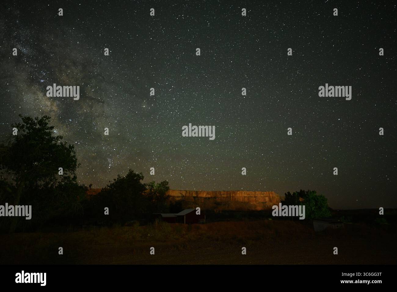 Night sky and solitude hi-res stock photography and images - Alamy