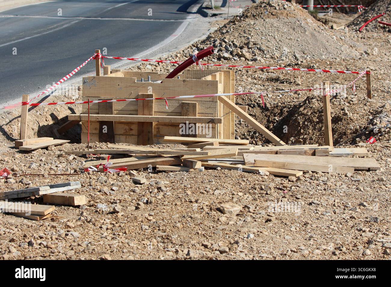 Scattered formwork hi-res stock photography and images - Alamy