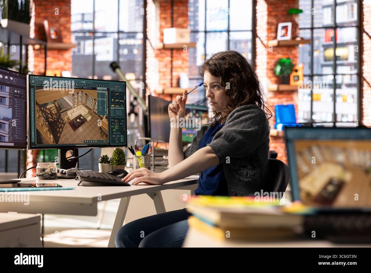 Female employee creates 3d hi-res stock photography and images - Alamy