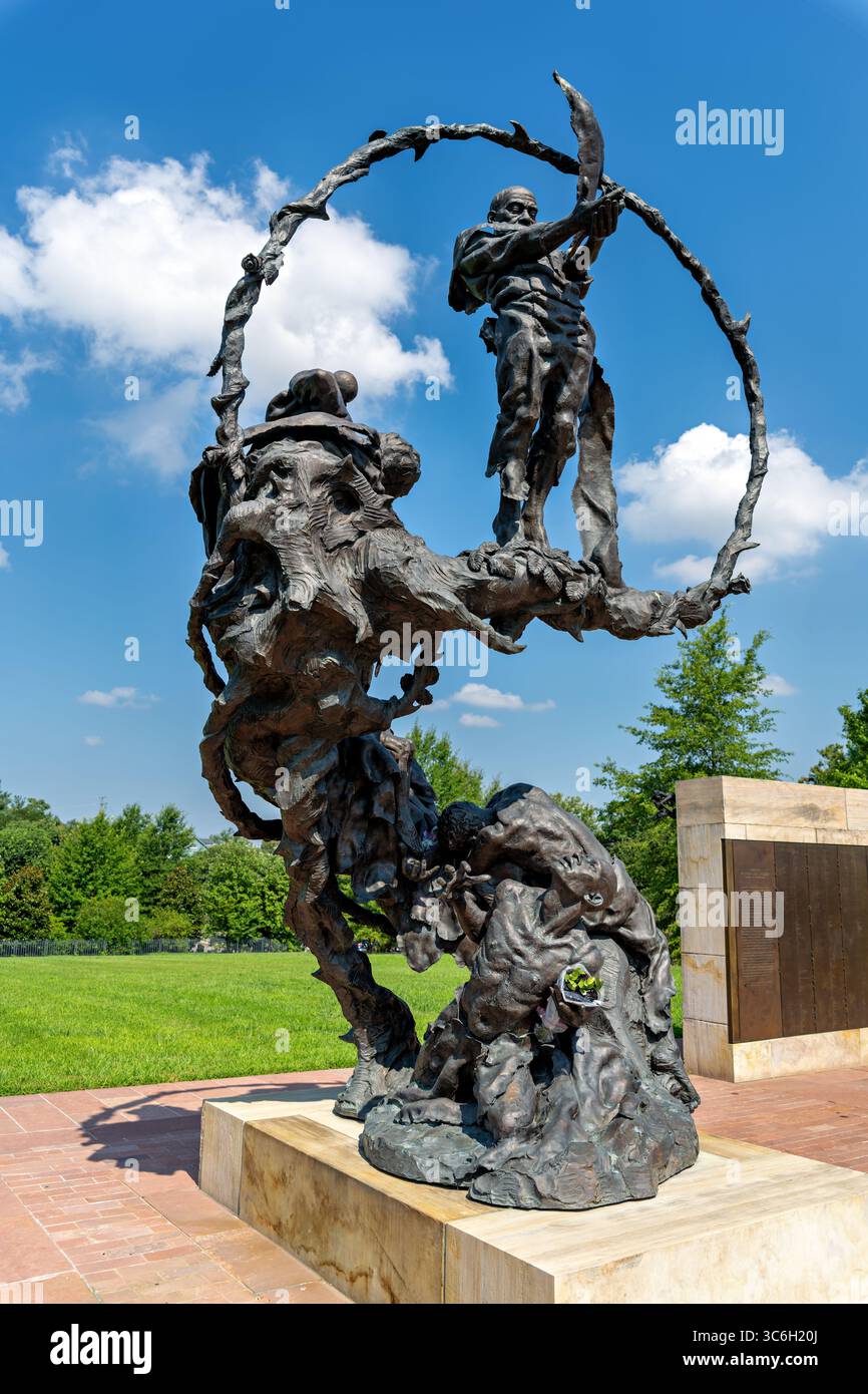 ALEXANDRIA, Virginia — The Path of Thorns and Roses sculpture by Mario ...