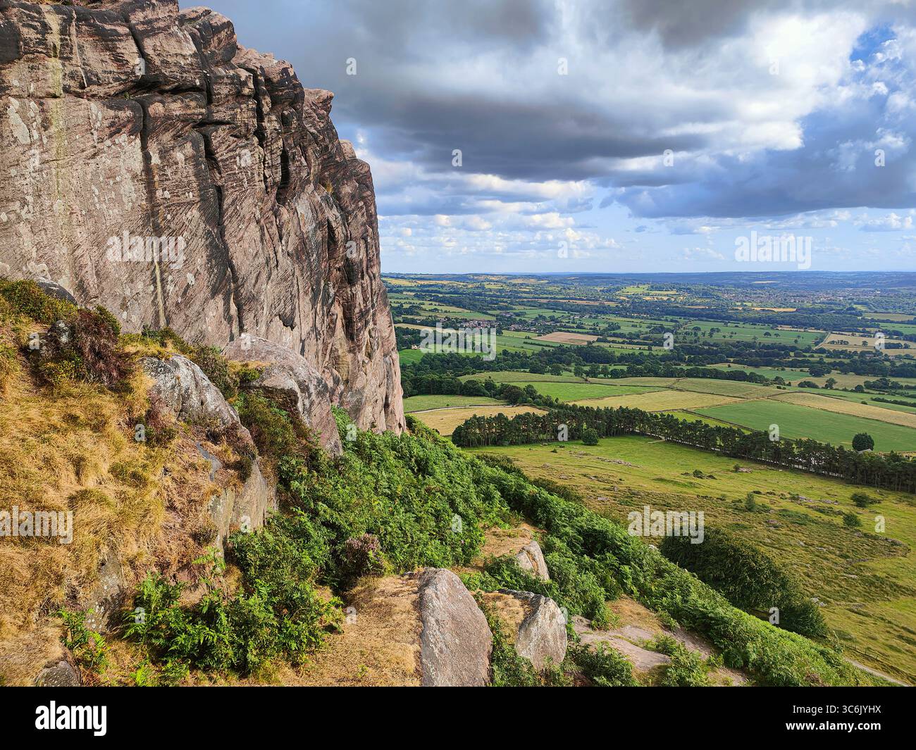 Picturesque mountain view hen hi-res stock photography and images - Alamy