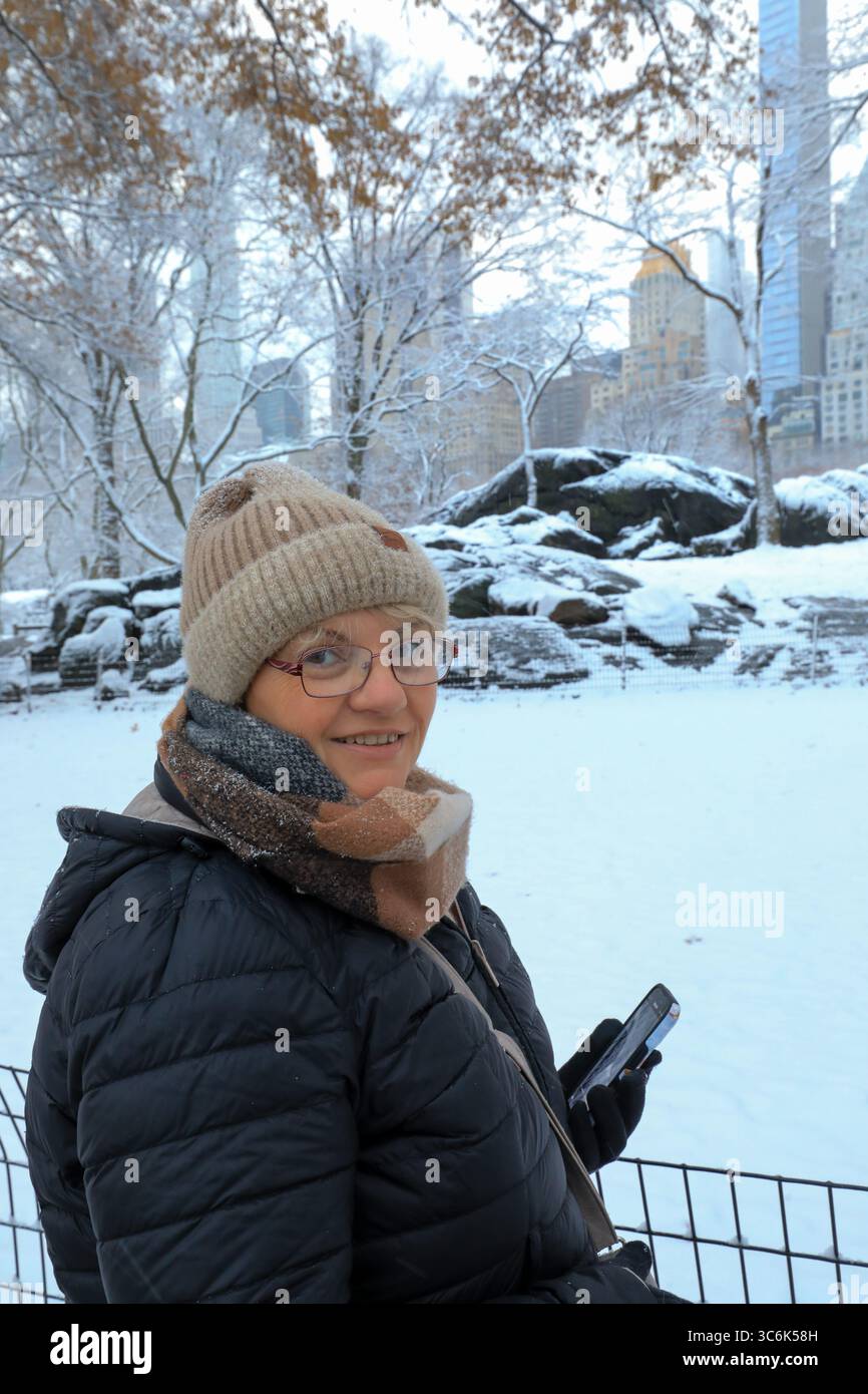 Atmosphere through snow covered hi-res stock photography and images - Alamy