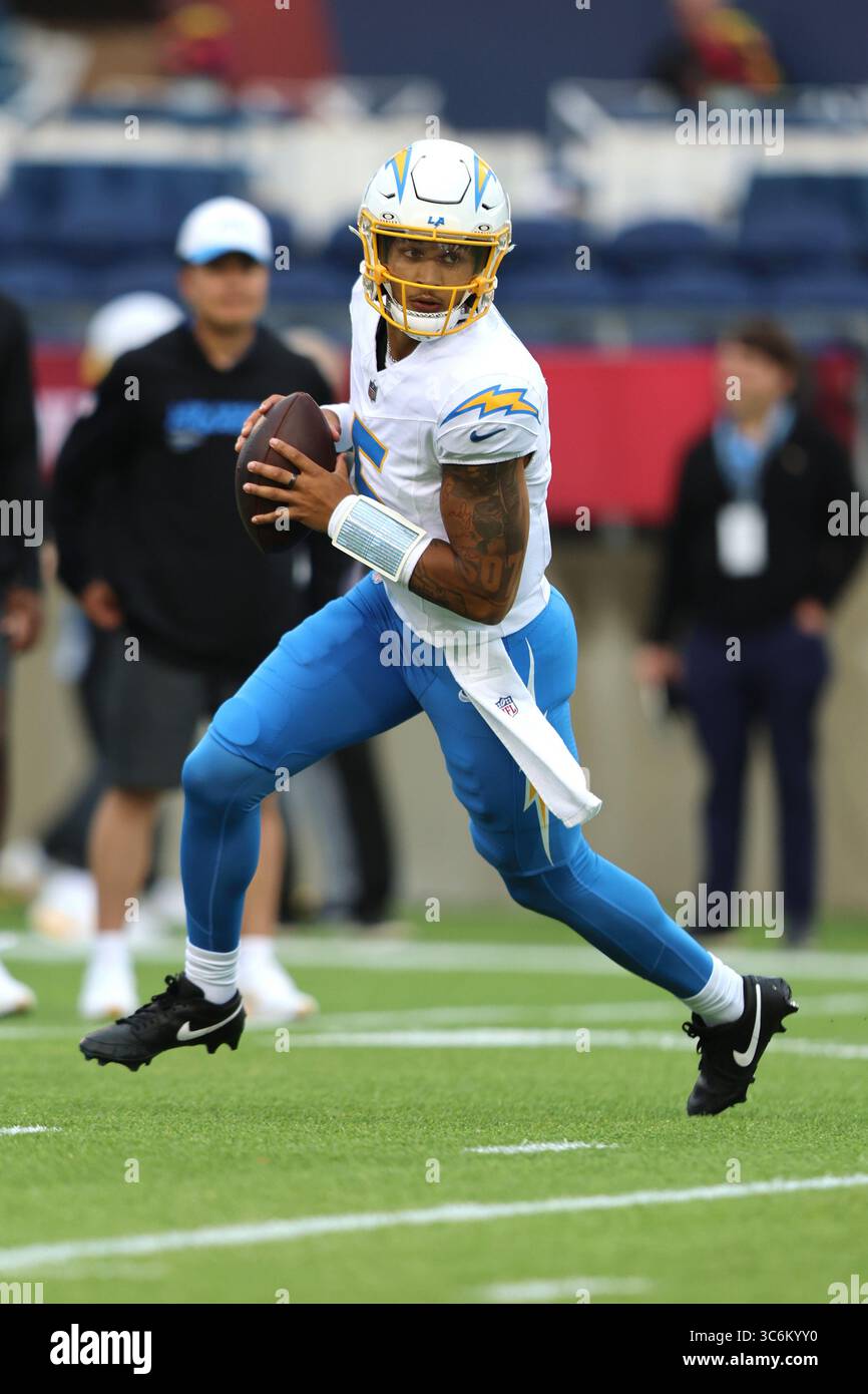 Trey lance chargers hi-res stock photography and images - Alamy