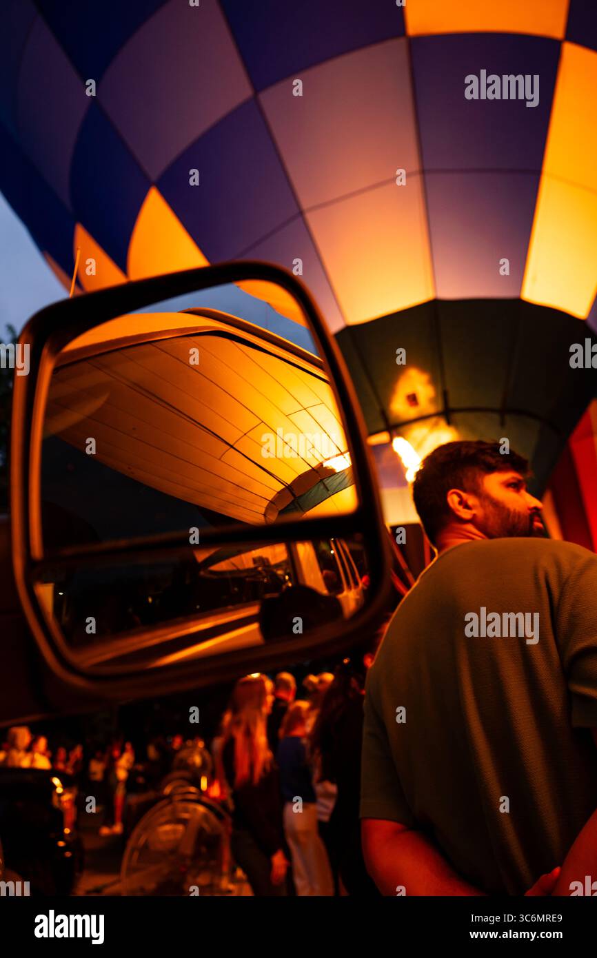 Seattle, USA. 22st Jun 2025.Seattle Center Hot Air Balloon Glow Up ...