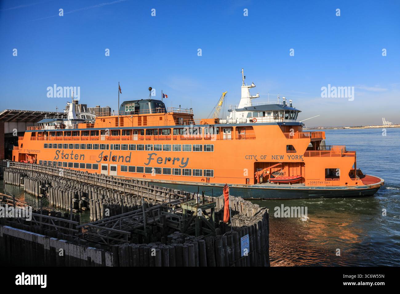 Staten island ferry terminal manhattan hi-res stock photography and ...