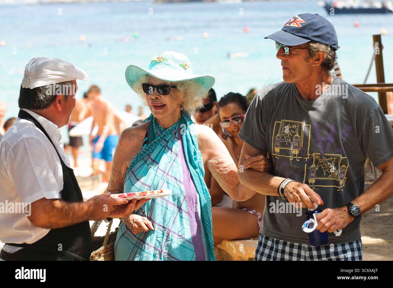 Cayetana Fitz James Stuart, Duchess of Alba, and boyfriend, Alfonso ...