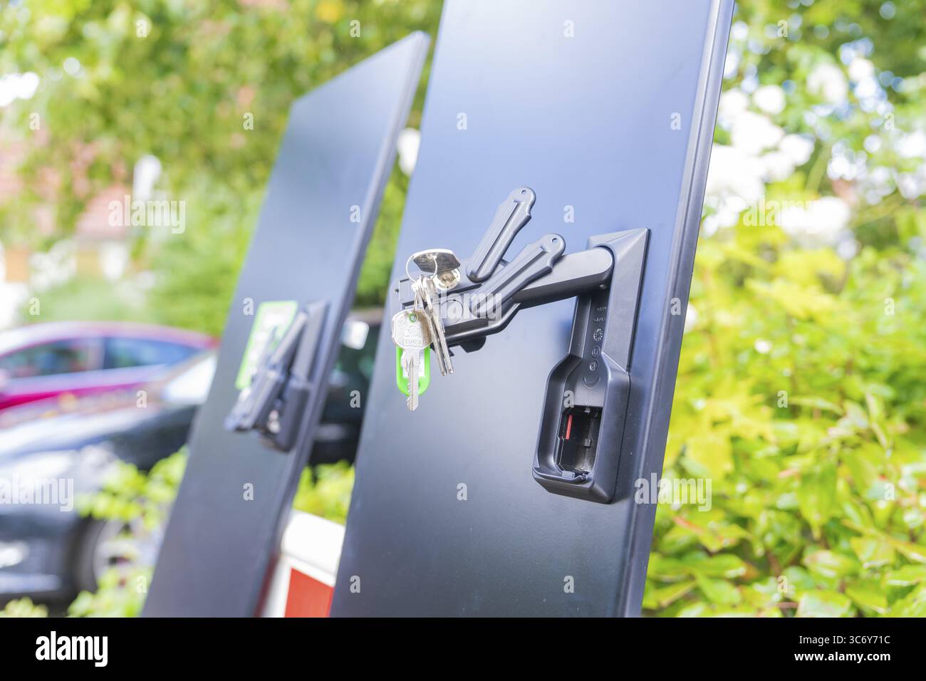 Key panels hi-res stock photography and images - Alamy