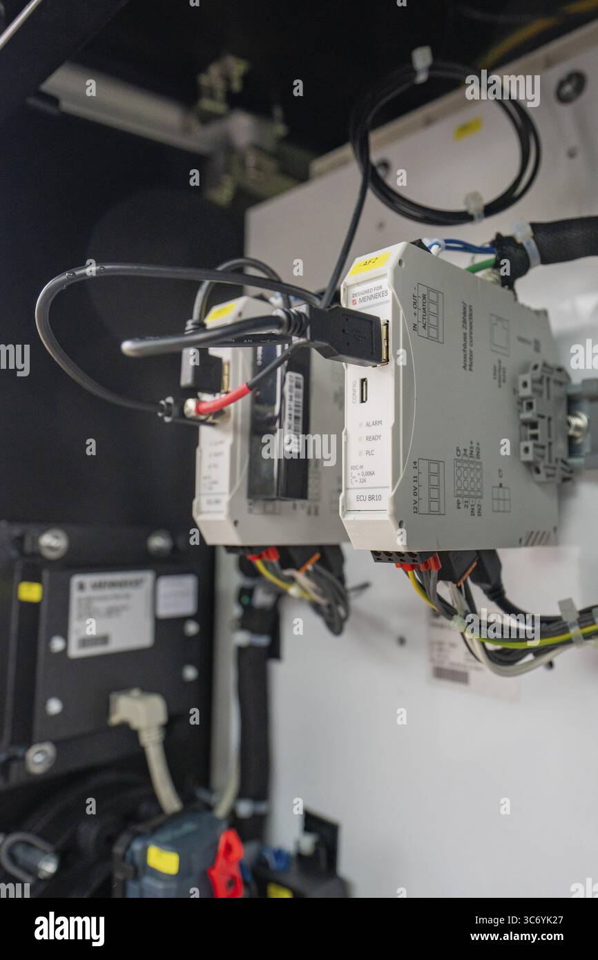 Internal wiring technical device hi-res stock photography and images ...