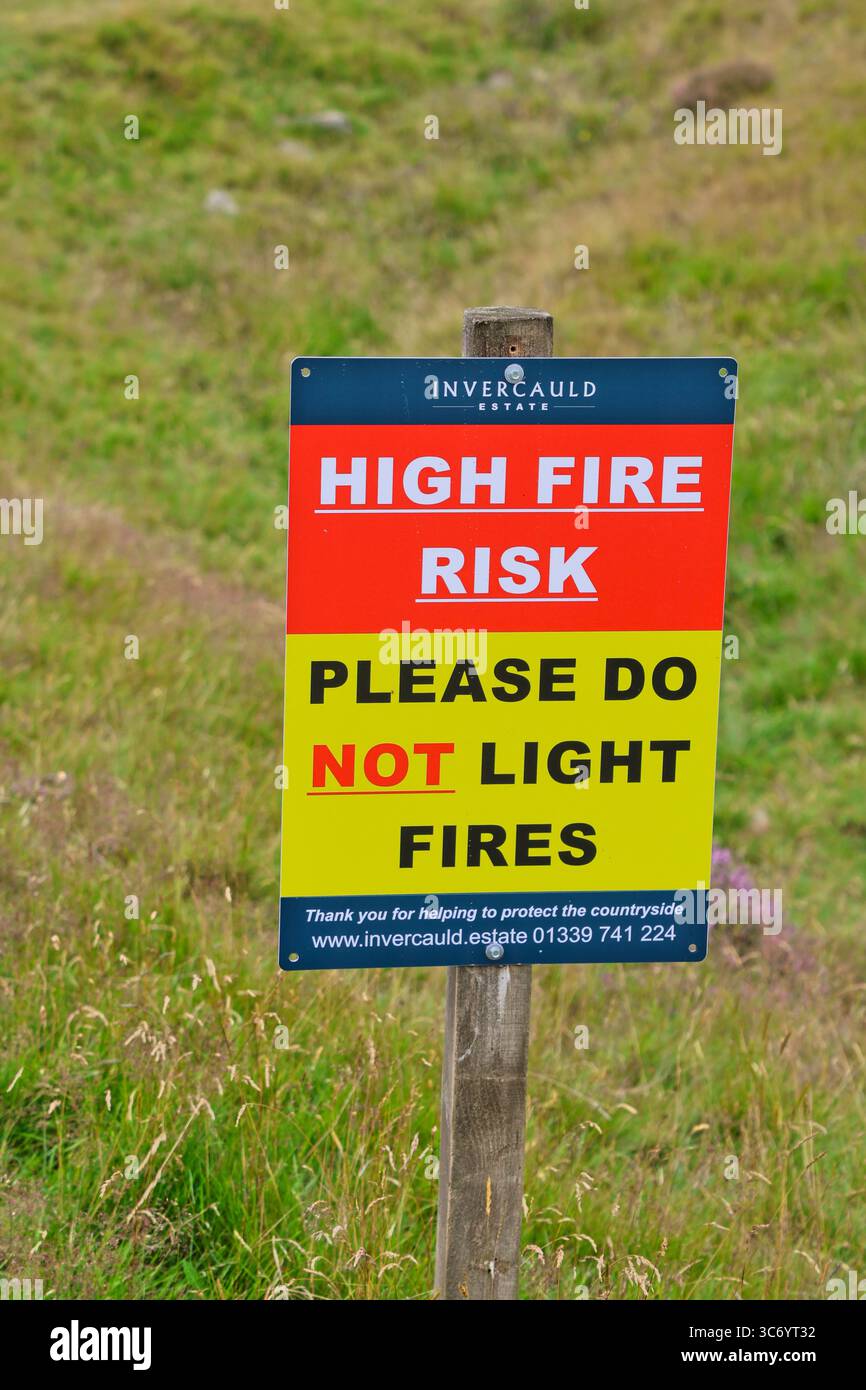Warning high fire risk please do not light fires sign Invercauld Estate ...