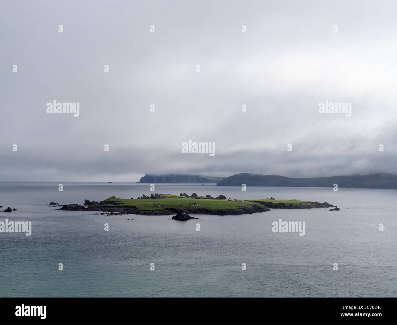 Ocean blasket islands hi-res stock photography and images - Alamy