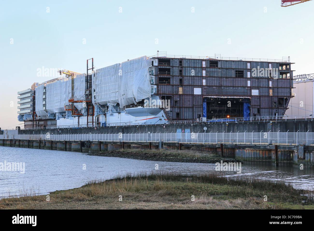 Cruise ship prefabricated hull block, ships construction in St Nazaire ...