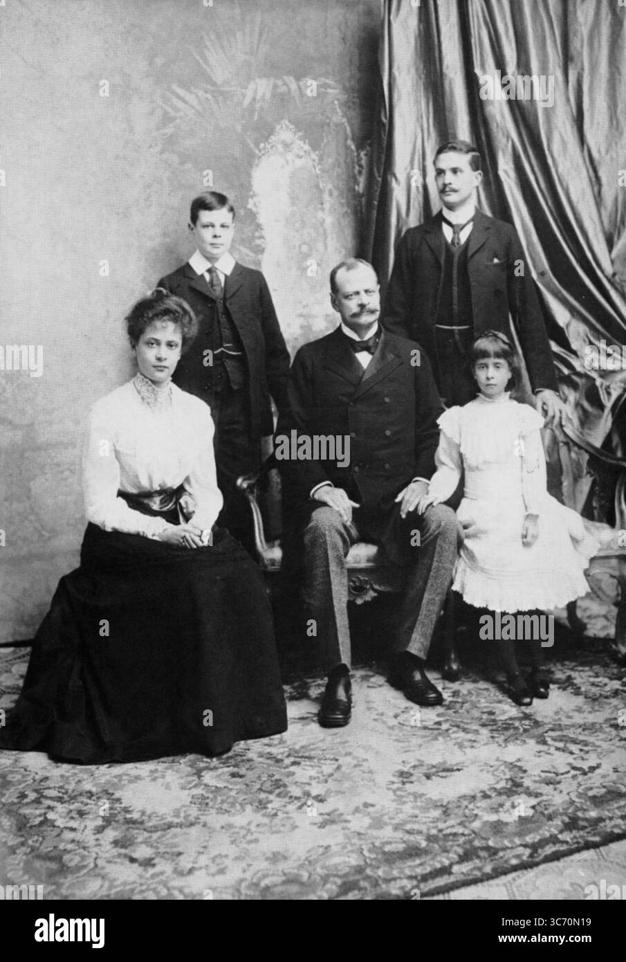 William waldorf astor hi-res stock photography and images - Alamy