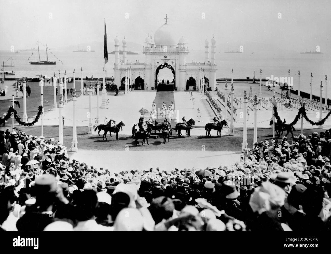 Bombay, the departure of King George V and Queen Mary 1911 George V ...