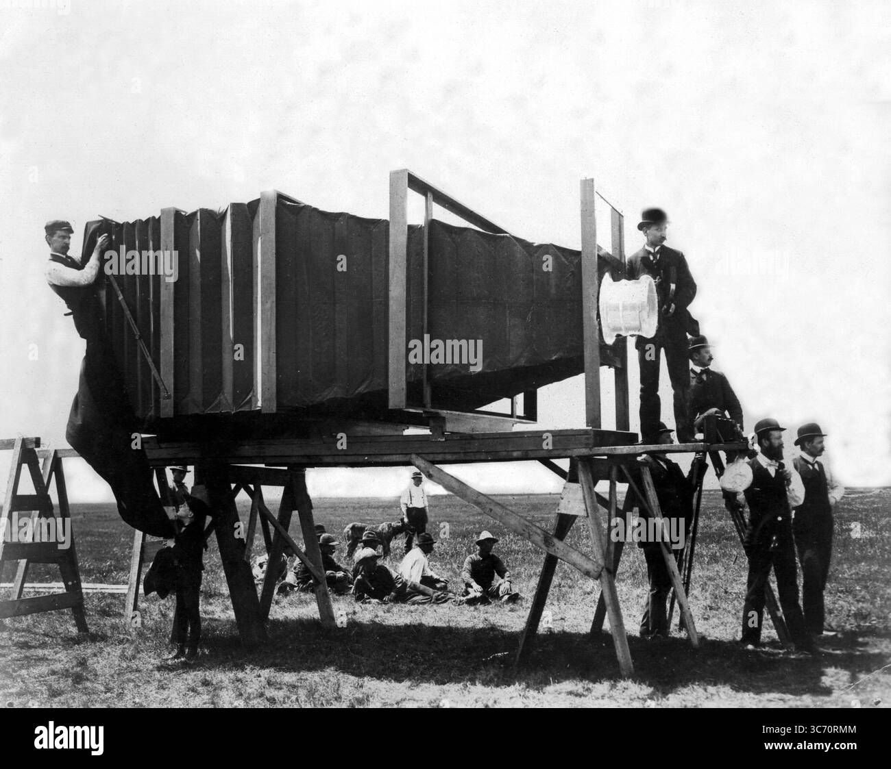 May 1901, George R Lawrence of Chicago claims to have built biggest ...