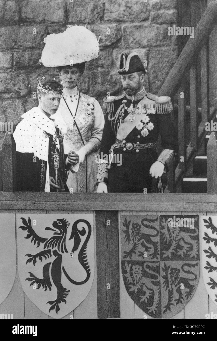 Coronation Prince Edward 8th being shown to the people at Carnarvon ...