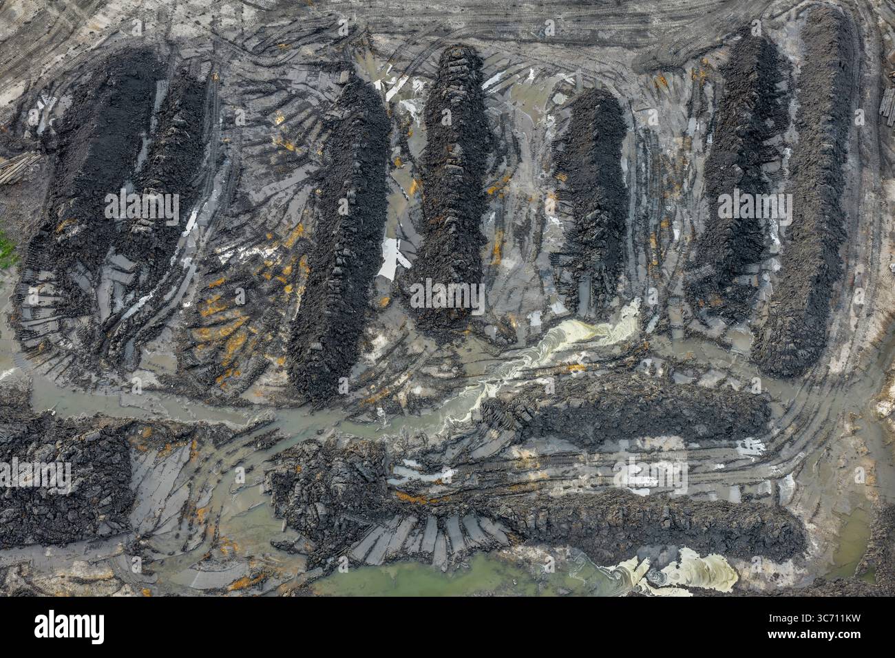 Coal, ash, power, plant, waste, ground, water, dirt, soil, pollu Stock ...