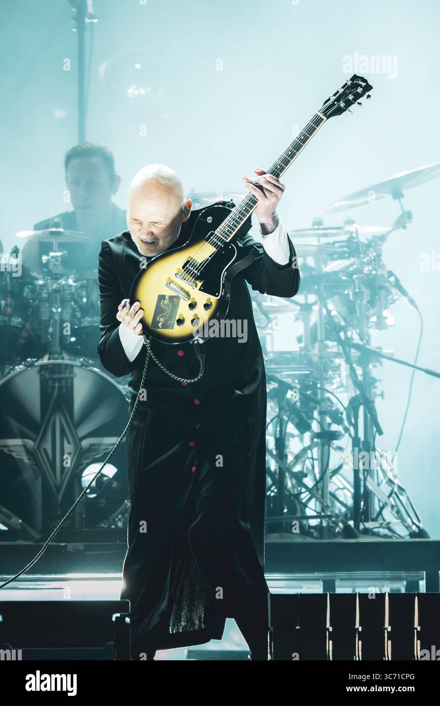 ITALY, TORINO, JUNE 17TH 2025: Billy Corgan (R) and Jimmy Chamberlin (L ...