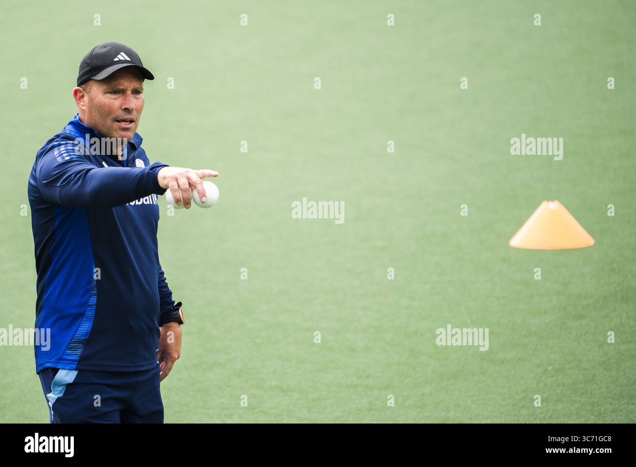 AMSTELVEEN - National coach of the Dutch field hockey men Jeroen DelmÃ ...
