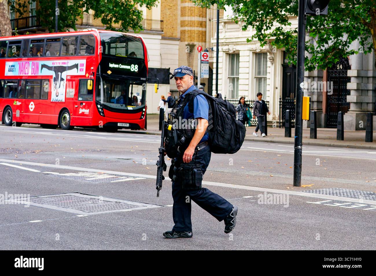 Metropolitan Police Specialist Firearms officers SCO19 Stock Photo - Alamy