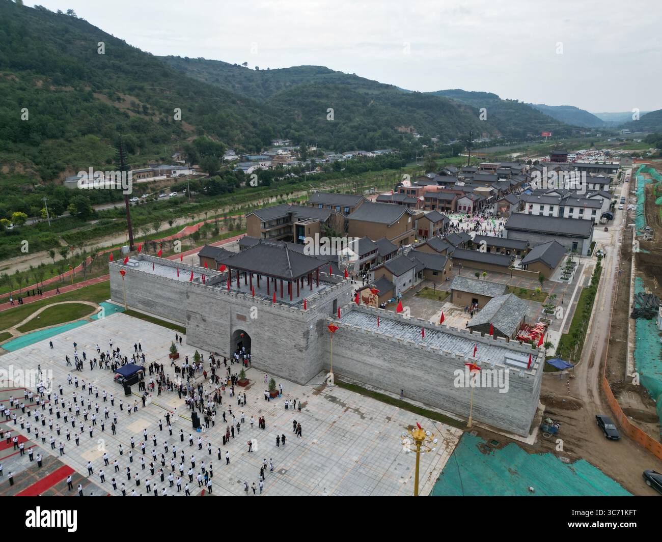 (250801) -- HUACHI, Aug. 1, 2025 (Xinhua) -- An aerial drone photo ...