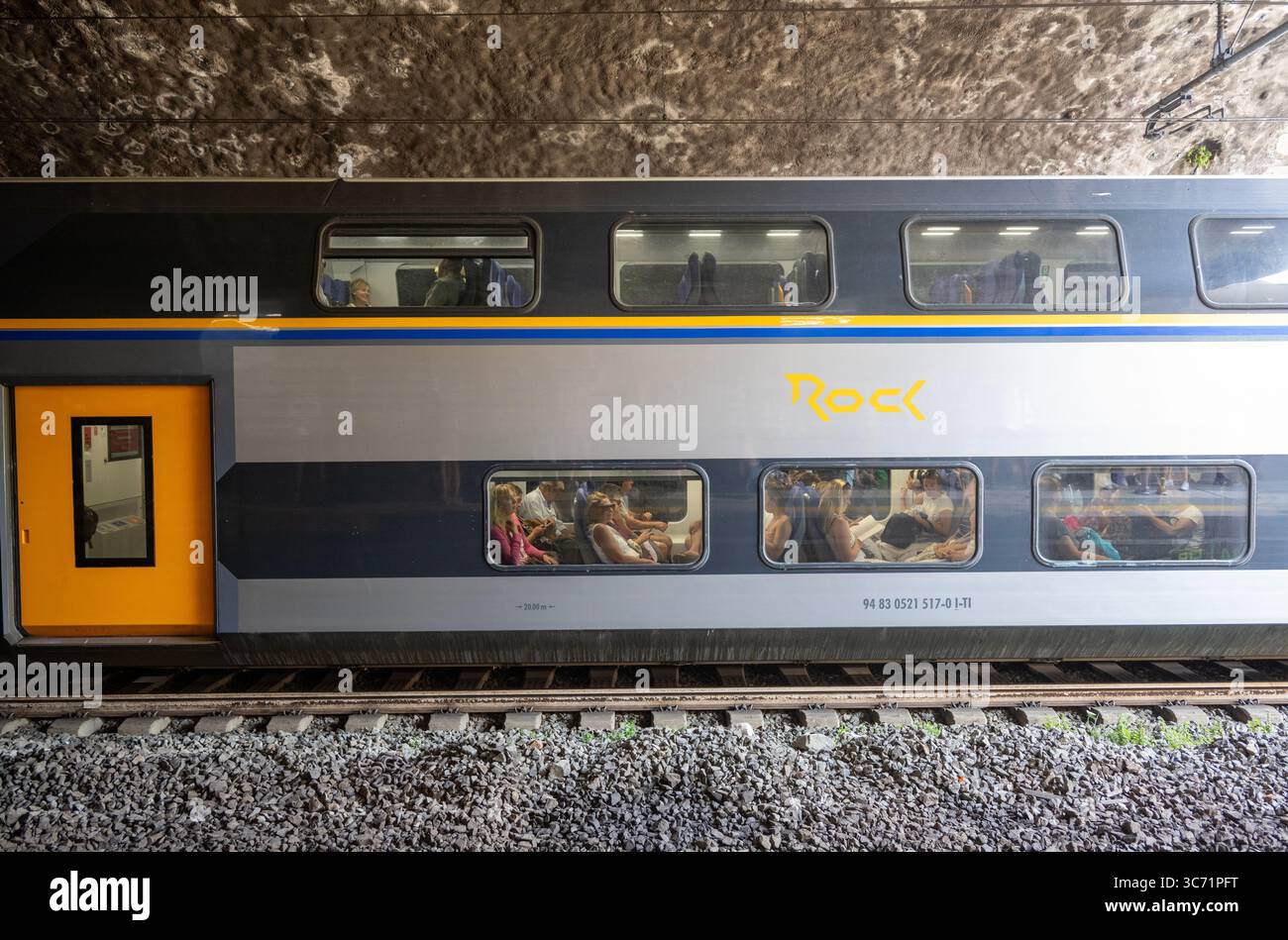 Double decker track hi-res stock photography and images - Alamy