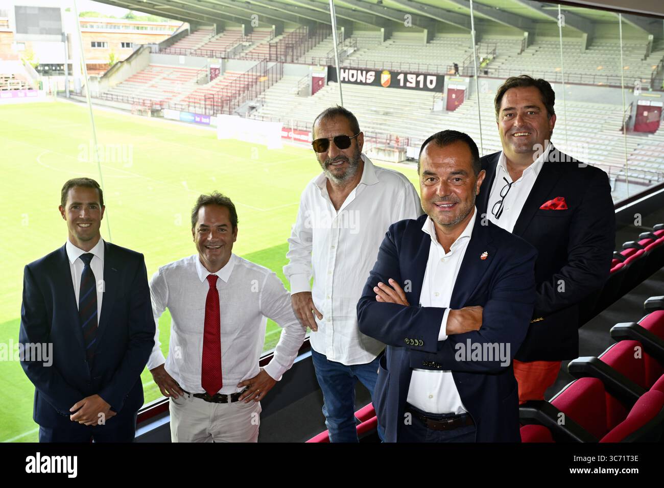 Managing director's Simon Van Kerckhoven, Charlie Methven (Ex ...