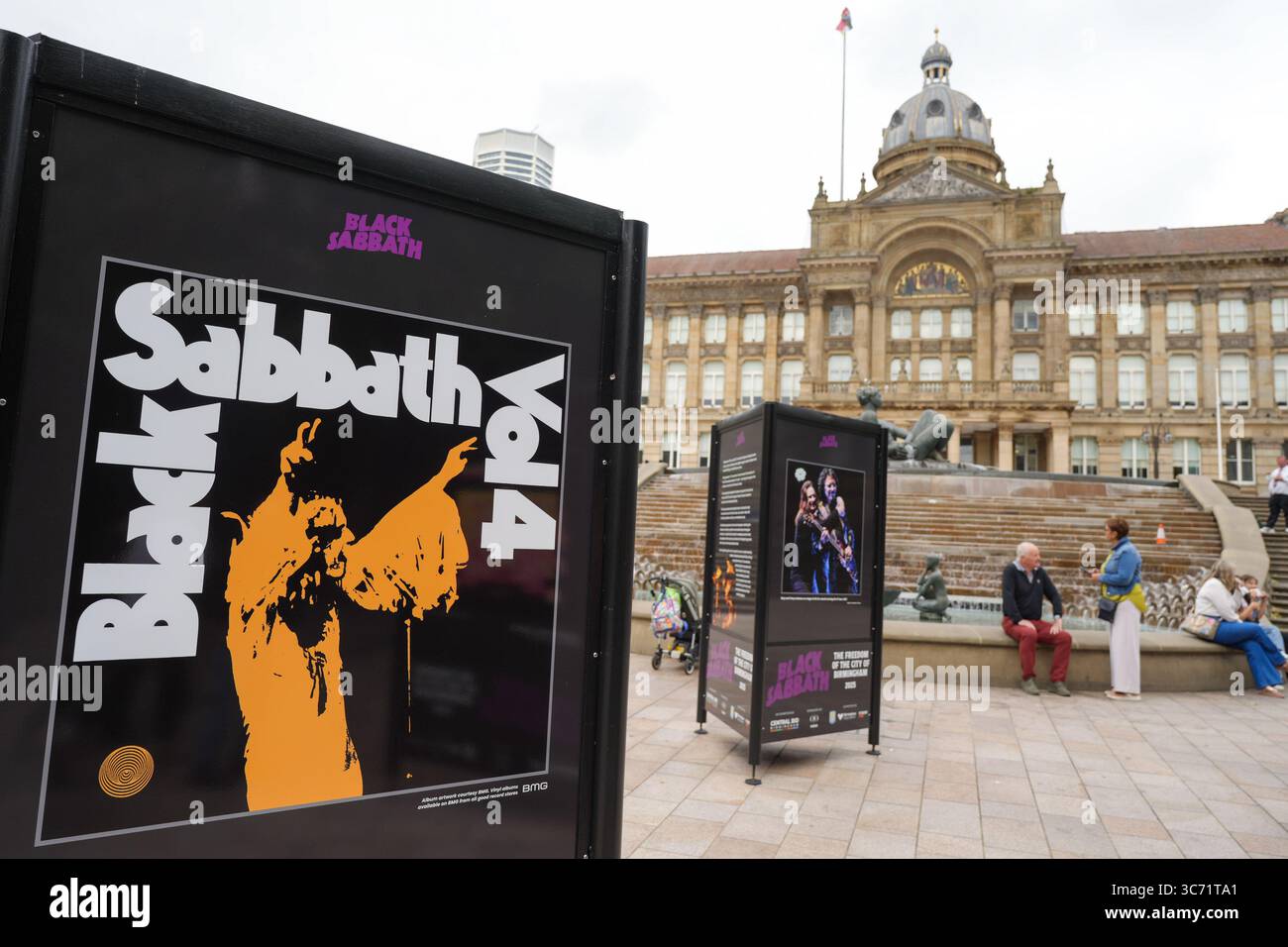 Ozzy osbourne grave hi-res stock photography and images - Alamy