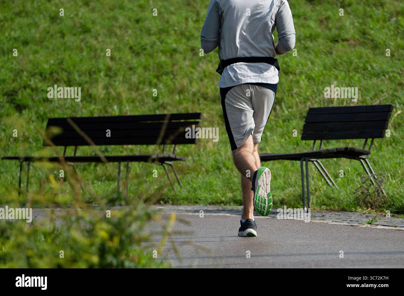 PRODUCTION - 01 August 2025, Baden-Württemberg, Stuttgart: A man is ...