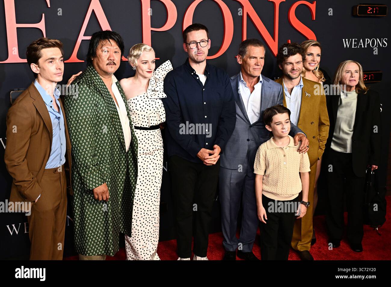 Amy madigan weapons hi-res stock photography and images - Alamy