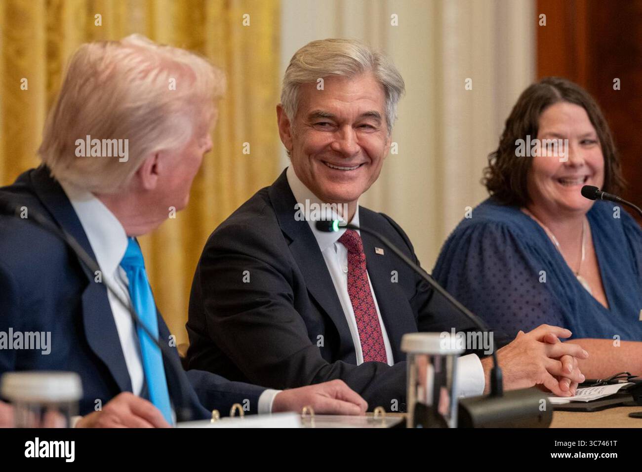 Donald trump smiling hi-res stock photography and images - Alamy