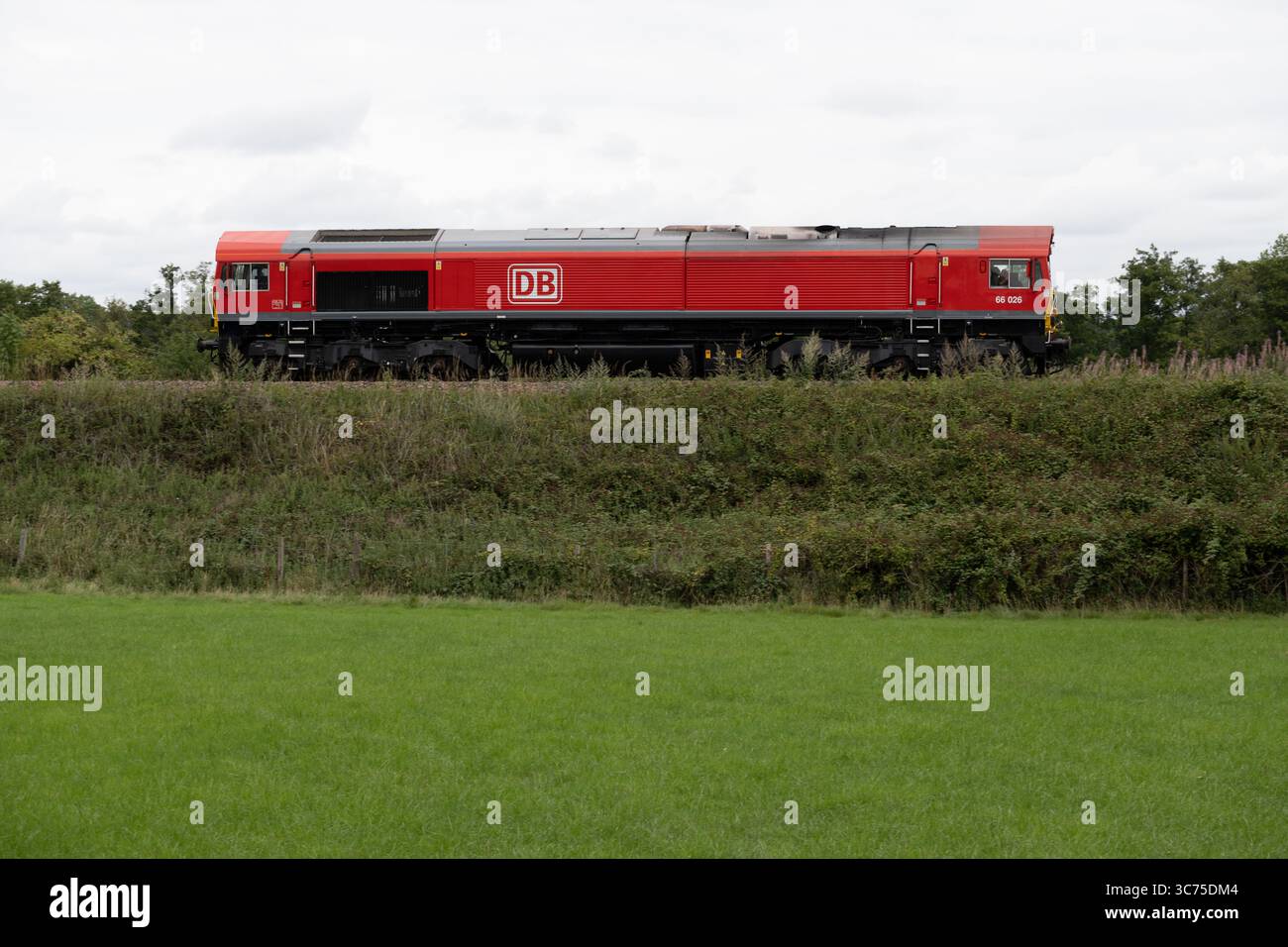 DB class 66 diesel locomotive No. 66026 travelling light engine ...