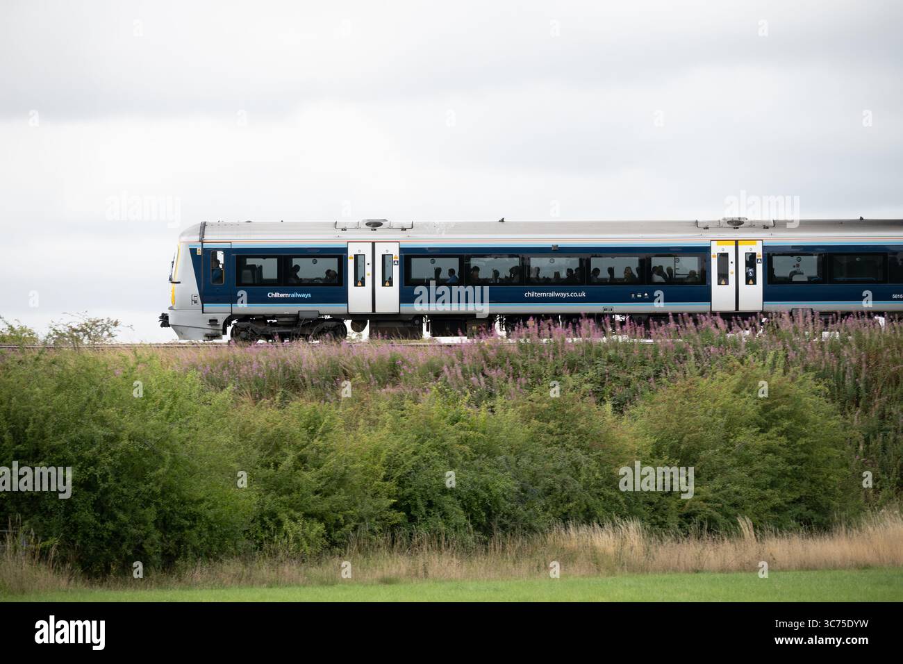 Chiltern Railways diesel train, Warwickshire, UK Stock Photo - Alamy