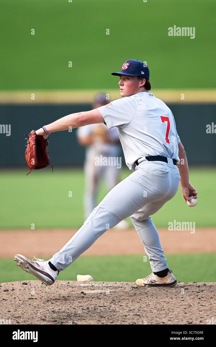Team Stripes pitcher Ryan McPherson (7) (Mississippi State) delivers a ...