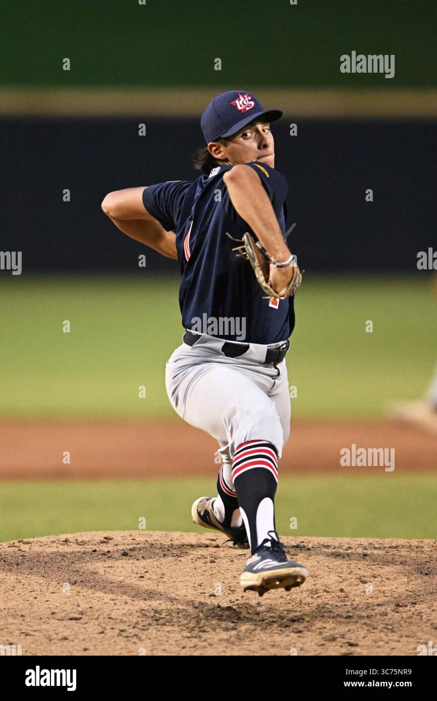 Team Stars pitcher Ricky Ojeda (4) (UC Irvine) delivers a pitch during ...