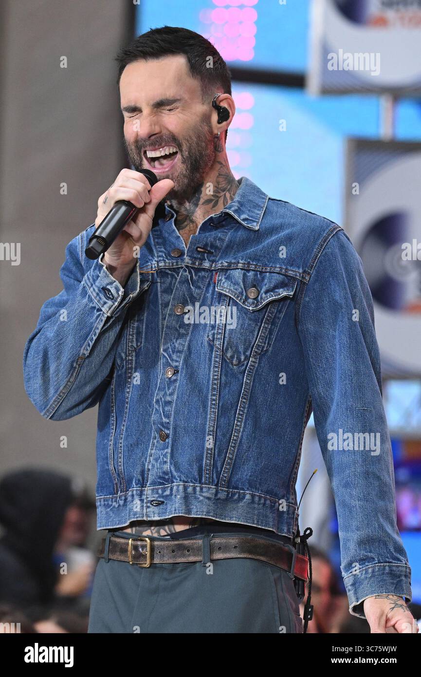 Adam Levine, lead singer of Maroon 5, performs with the group on NBC's ...