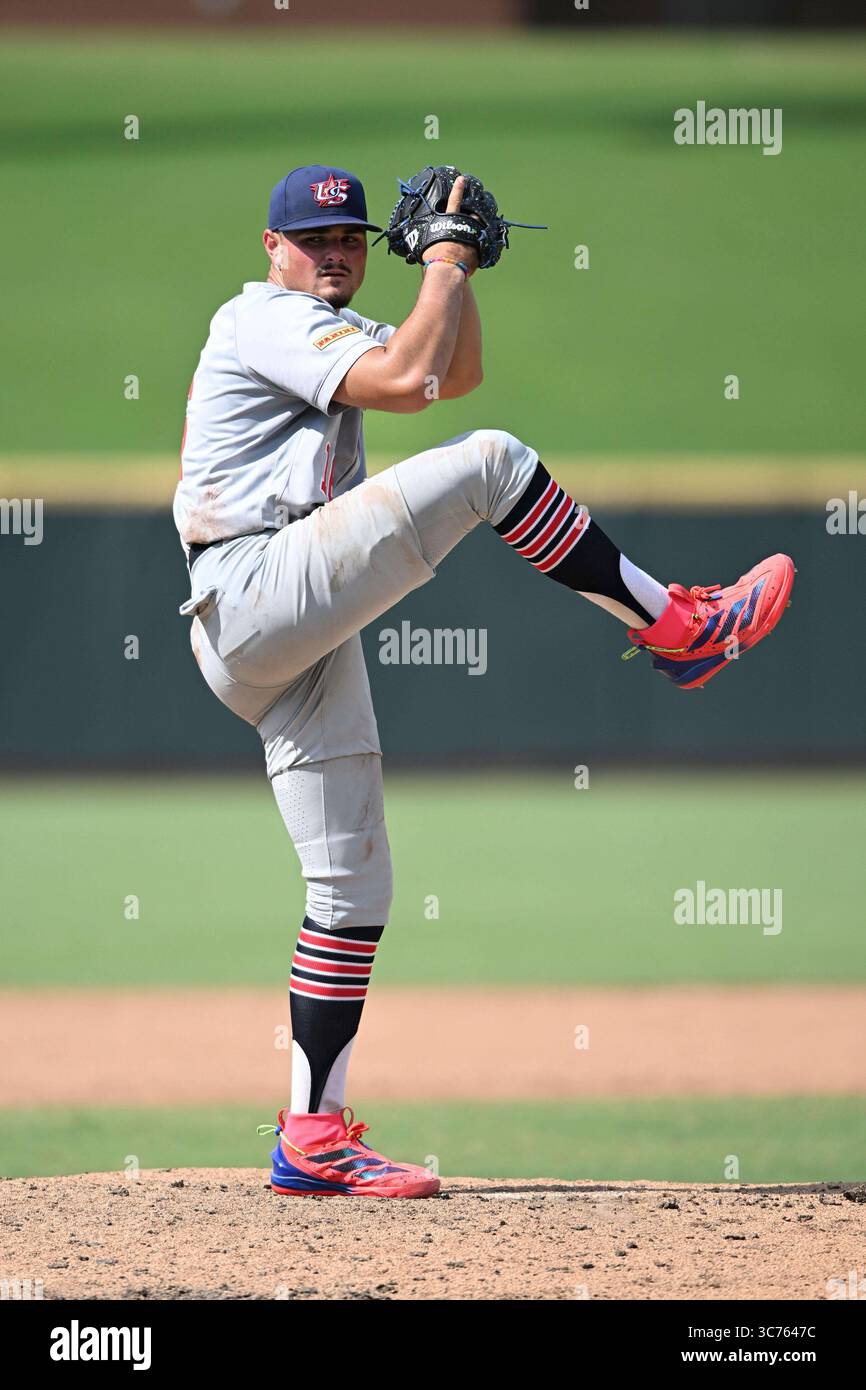 Team Stripes pitcher Tague Davis (16) (Louisville) delivers a pitch ...