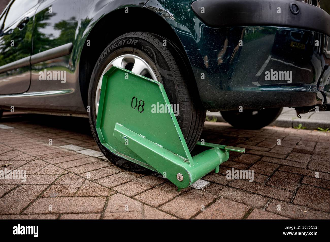ROTTERDAM - ONE car with a wheel clamp that was impounded by the ...