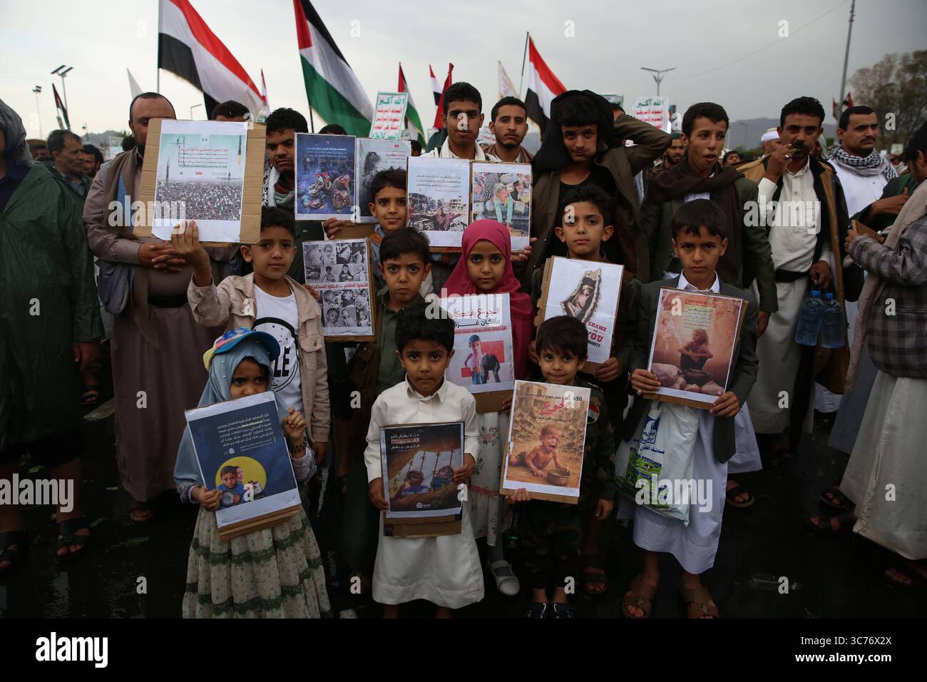 Houthis protest against US, Israel over Gaza famine - Children hold a ...
