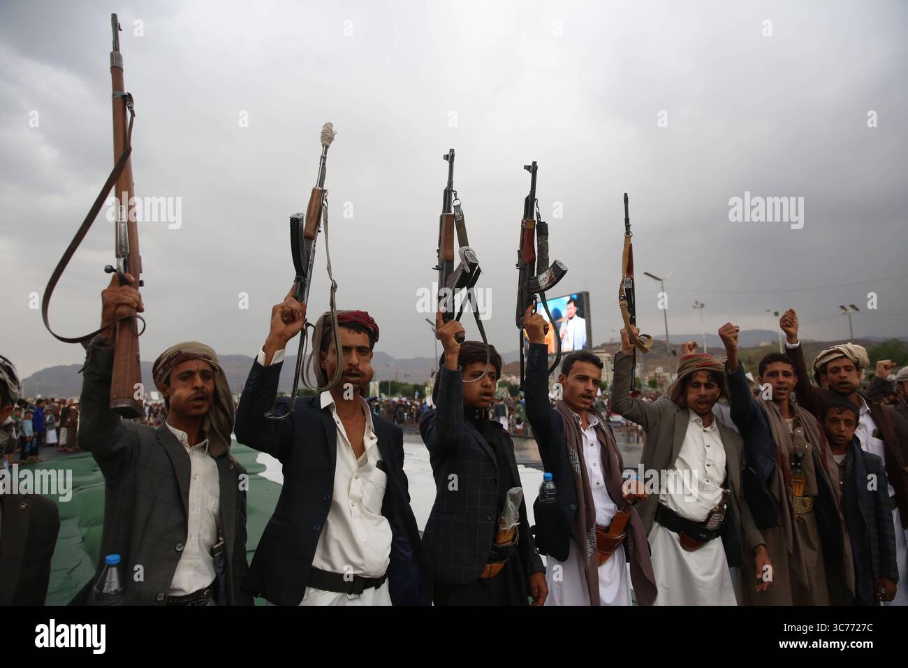 People gather shout slogans hi-res stock photography and images - Alamy