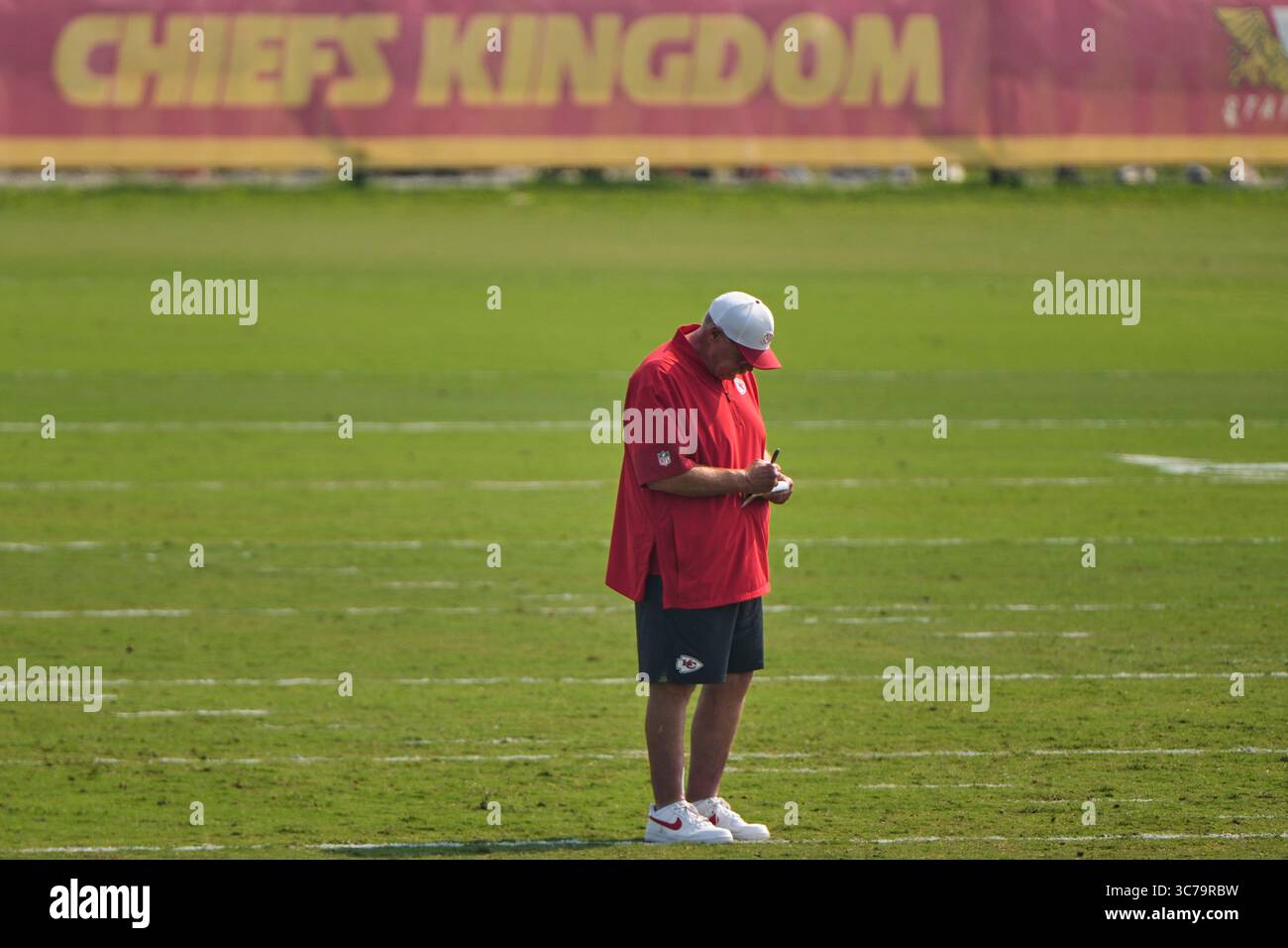Kansas City Chiefs head coach Andy Reid watches a drill at NFL football ...