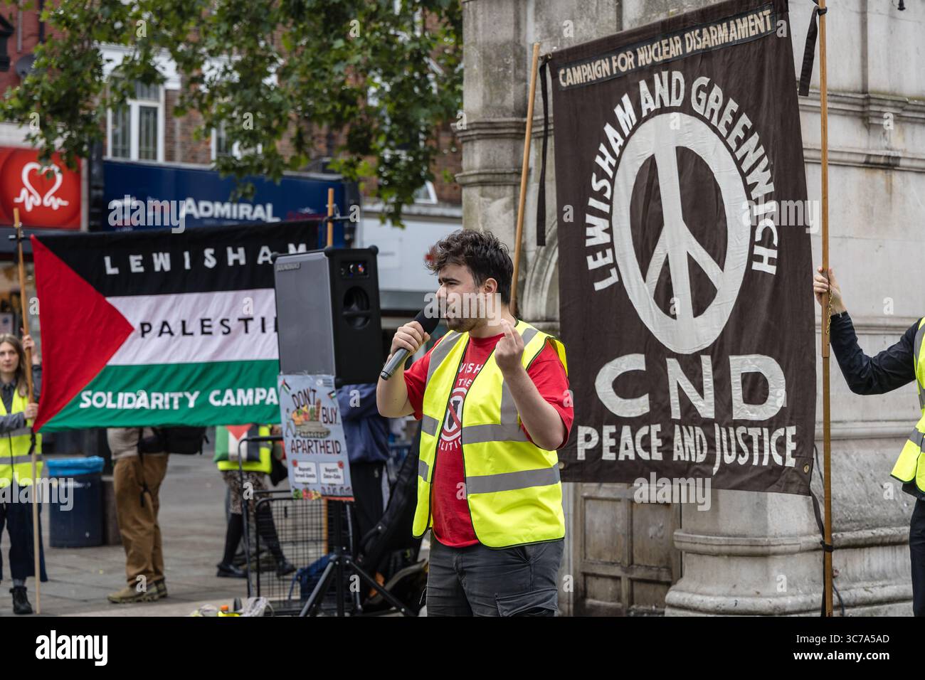 LEWISHAM, LONDON, UK - 01 Aug 2025: Protesters from Palestine ...