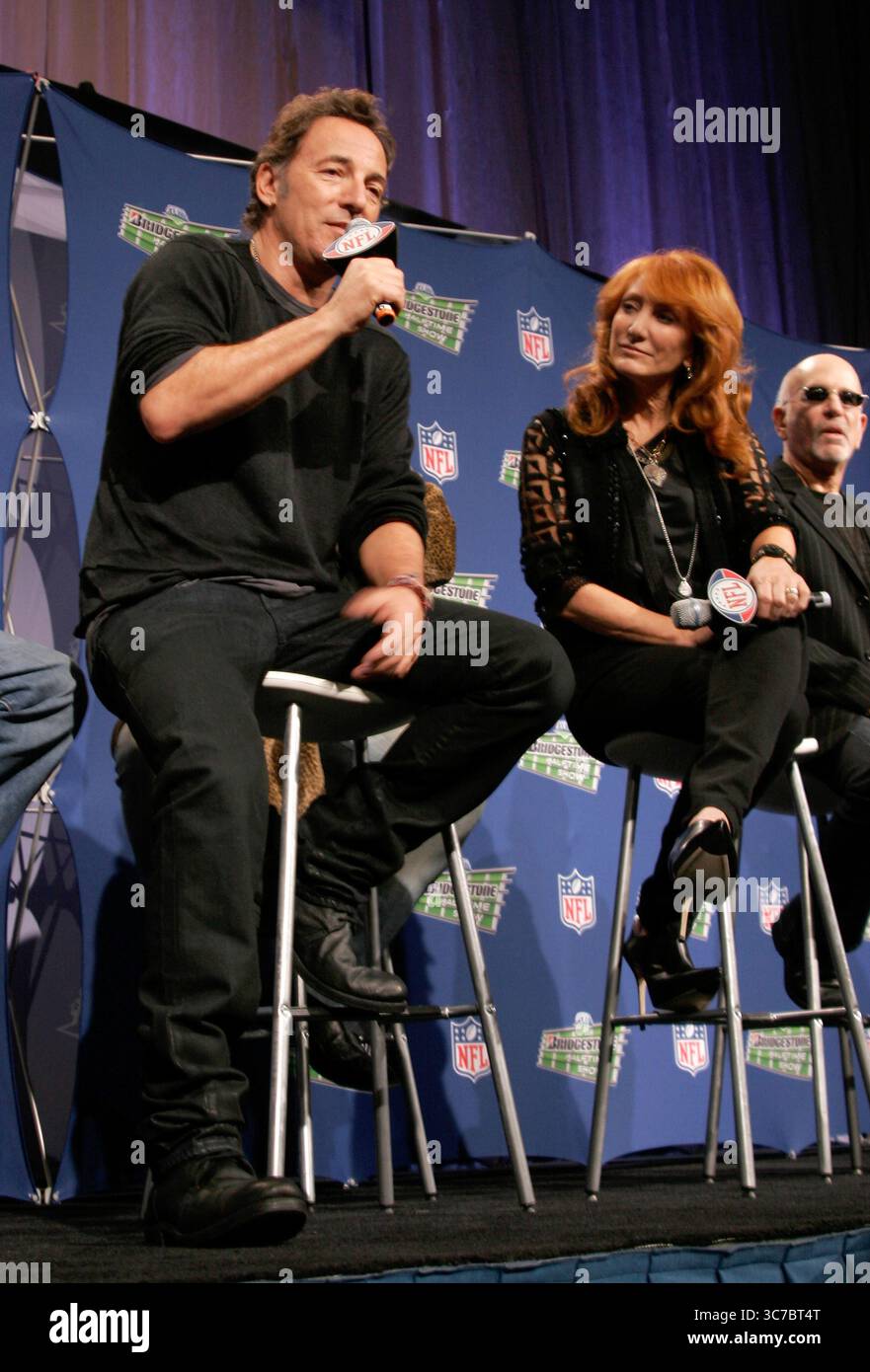 Super bowl press conference hi-res stock photography and images - Alamy