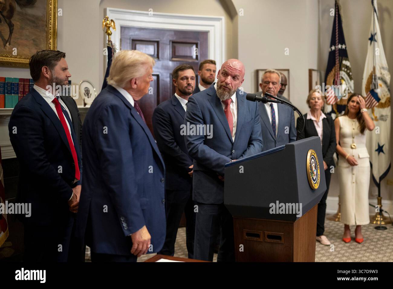 Wwe wrestling 2025 hi-res stock photography and images - Alamy