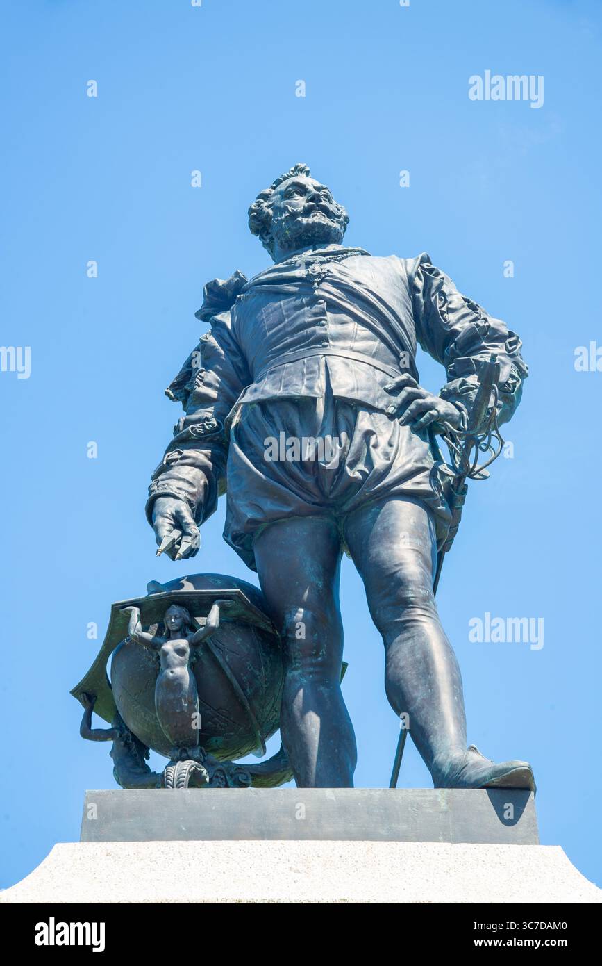 statue of Sir Francis Drake, Plymouth, Devon, England Stock Photo - Alamy