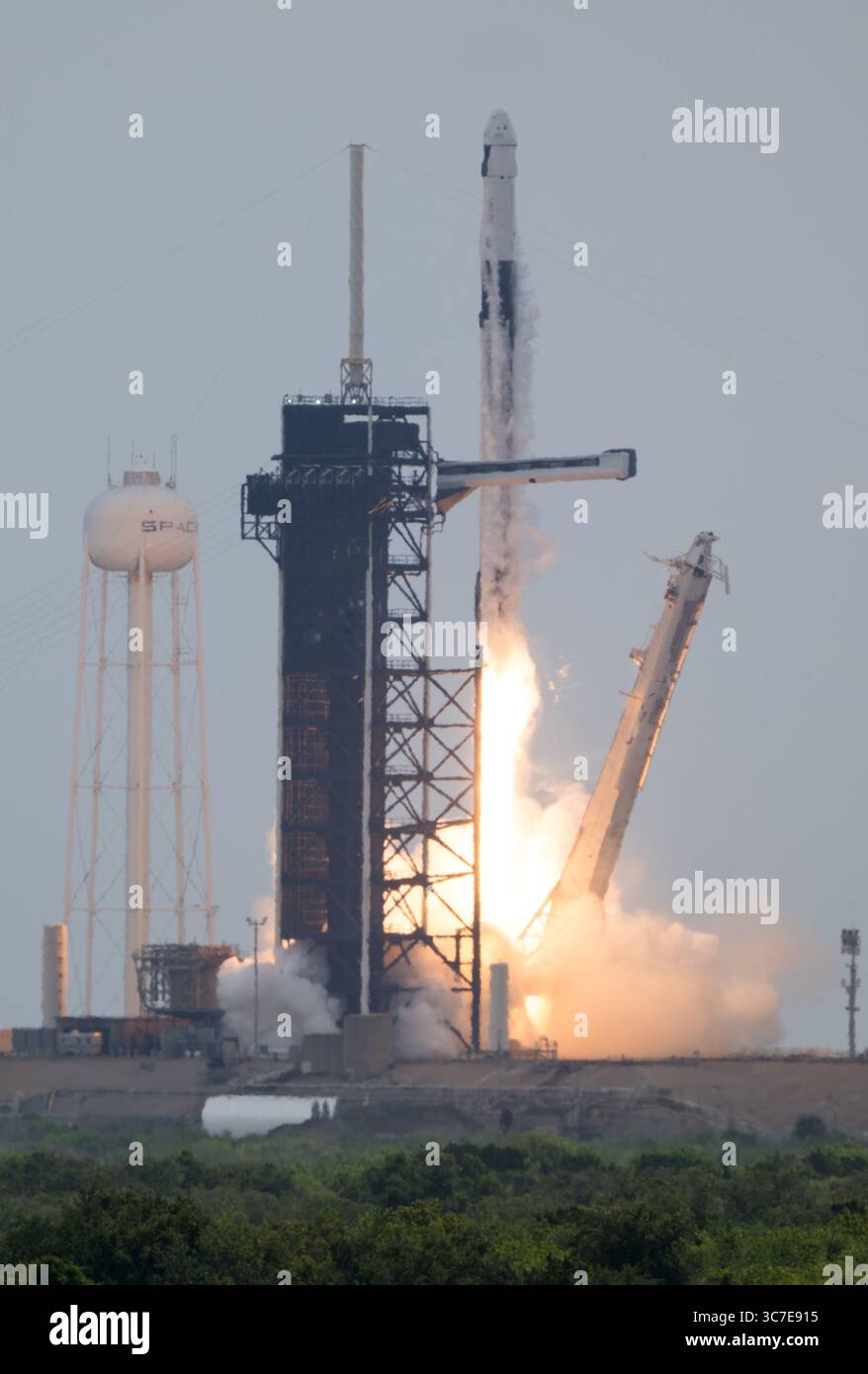 August 1, 2025 - Cape Canaveral, Florida, USA - A SpaceX Falcon 9 rocket carrying the company's ...