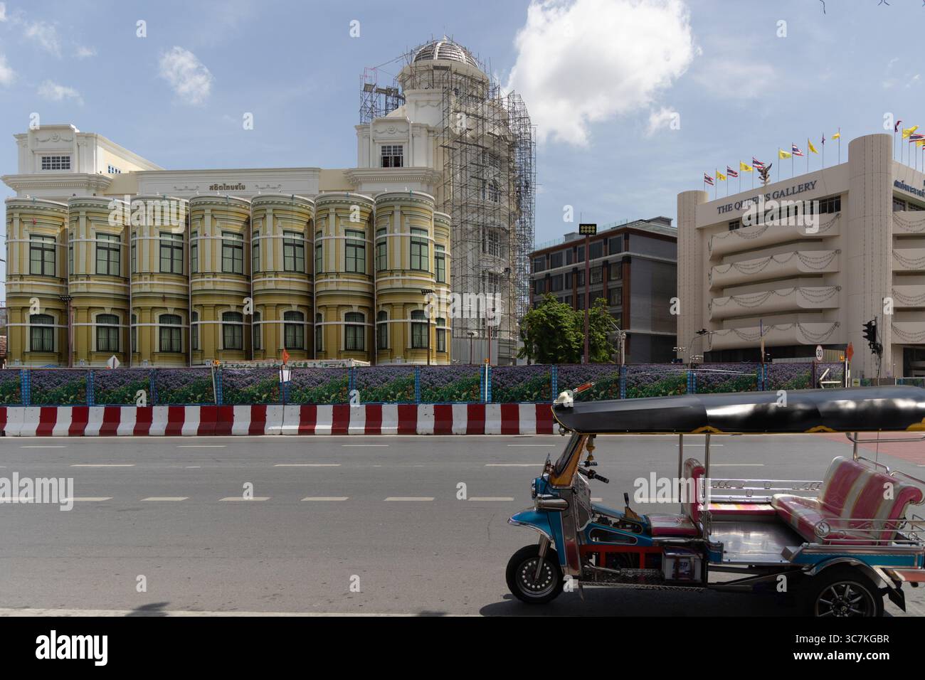 Bentonite tanks hi-res stock photography and images - Alamy