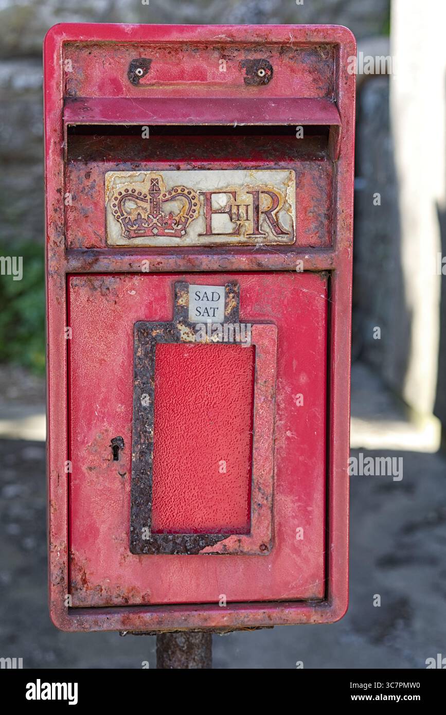 free standing historic royal mail E11R post boxj Stock Photo - Alamy